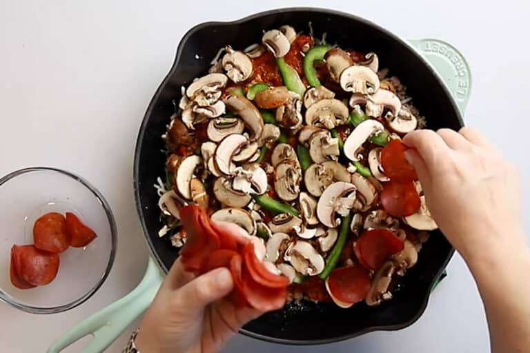 Crustless Pizza Recipe - 3 Net Carbs (Zero Carb Option) • Low Carb with ...
